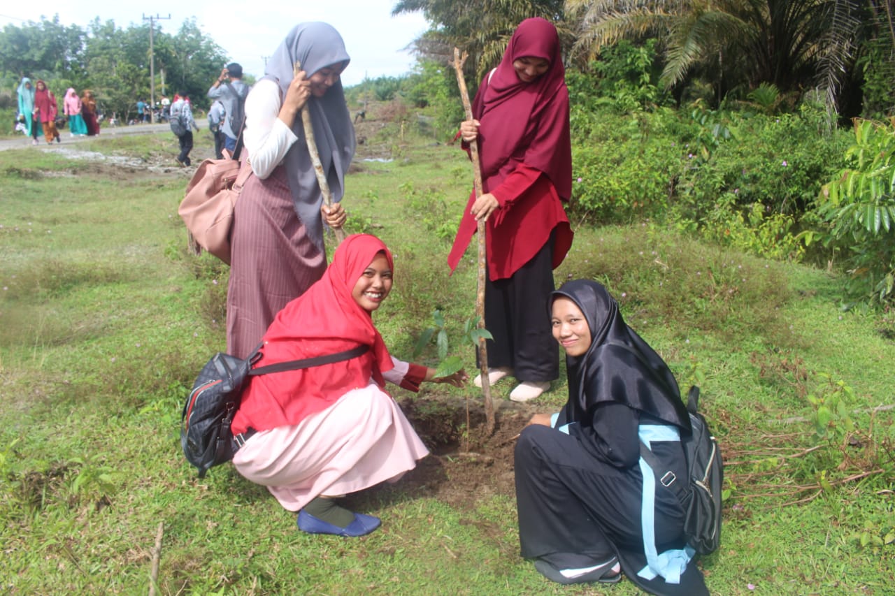 STAIN dan Korem Hijaukan Jalan Lingkar Kampus | Bakata